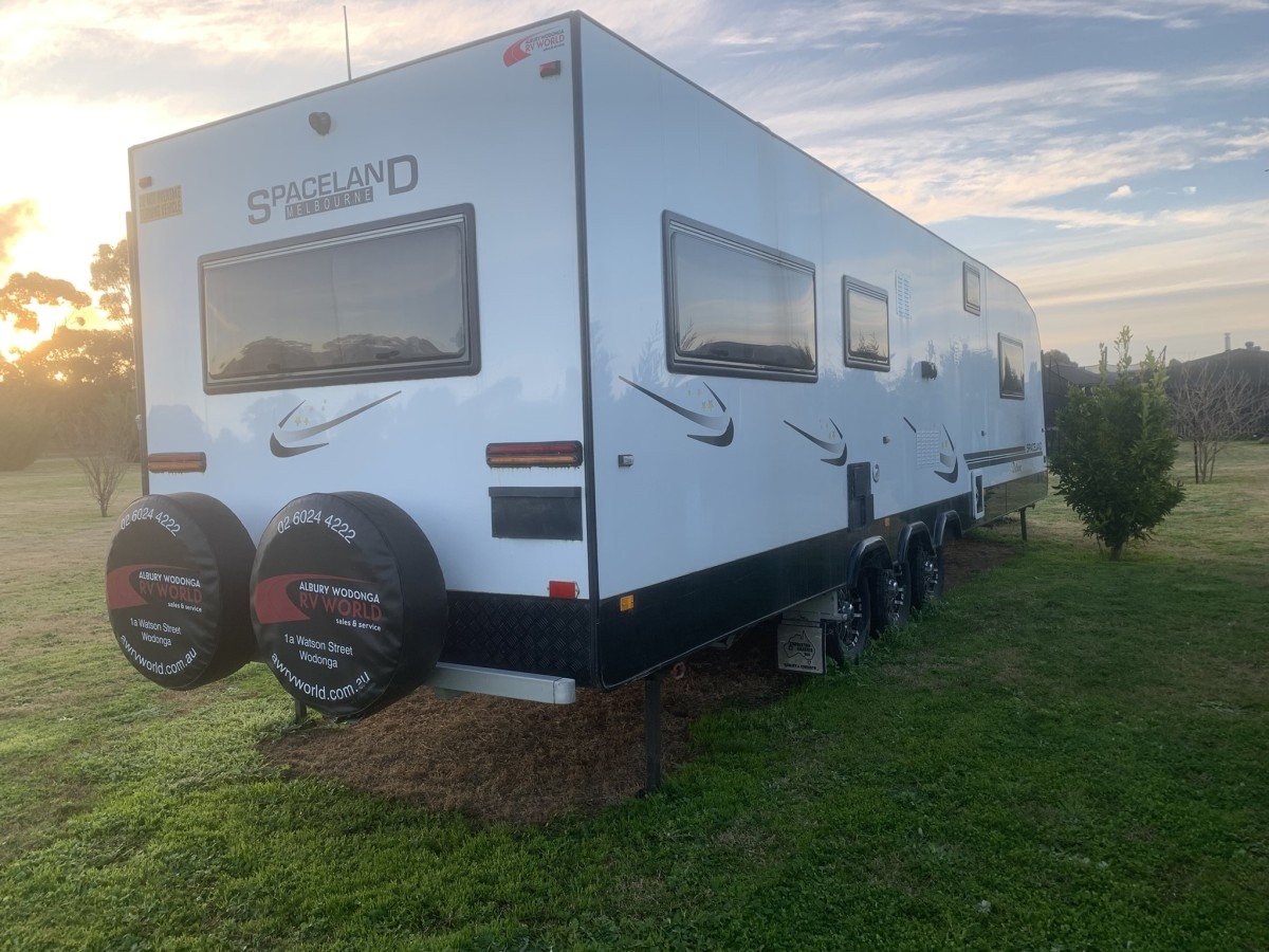 2017 Spaceland Scenic Deluxe - Caravan Sales