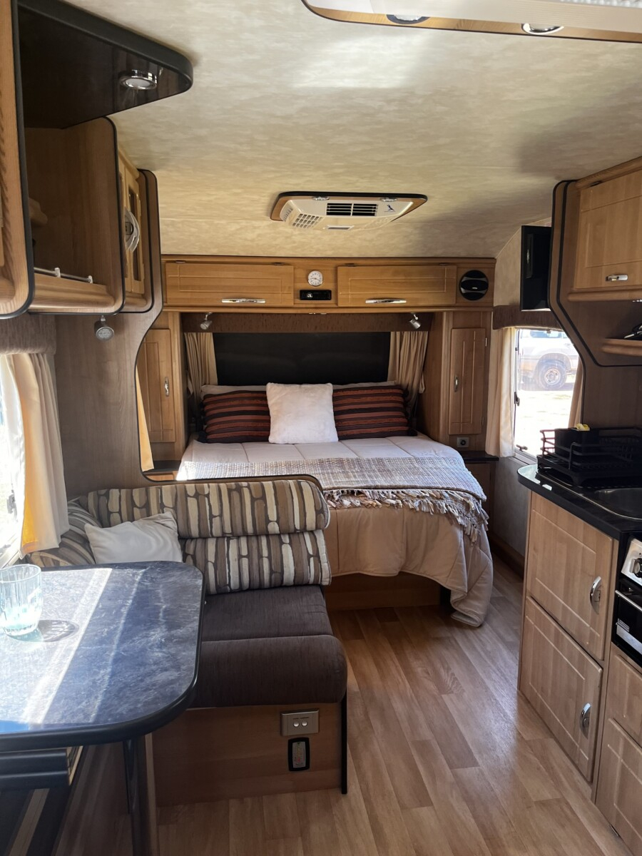 Jurgens Luna gazer 2013 j2405 - Caravan Sales
