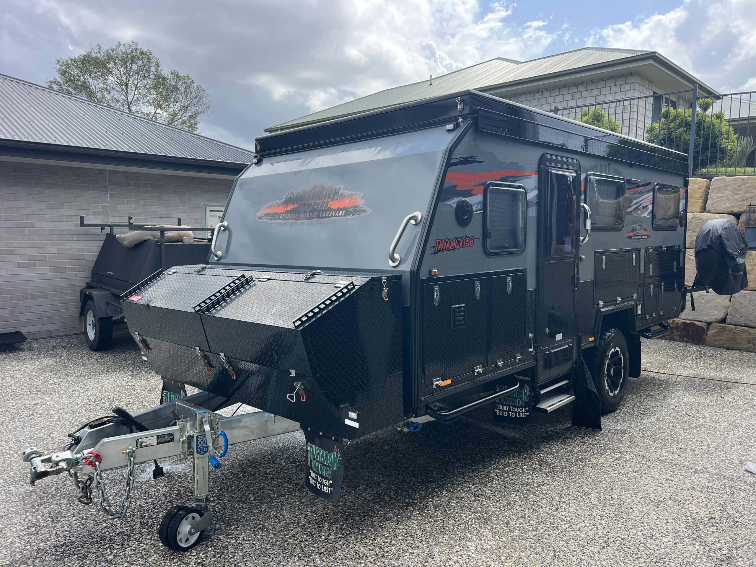 Hybrid caravan for sale - Caravan Sales