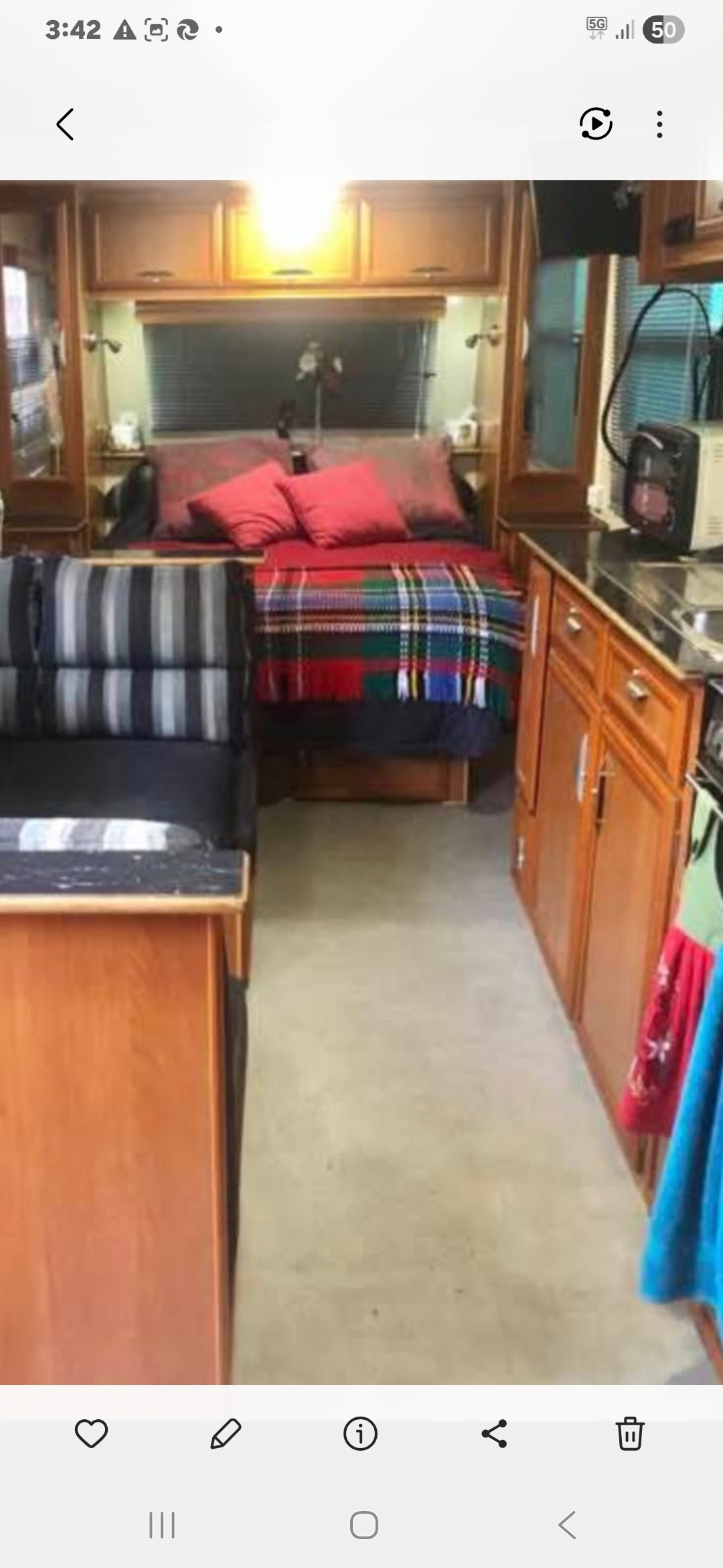 Paramount Premier 20 Ft One owner. - Caravan Sales
